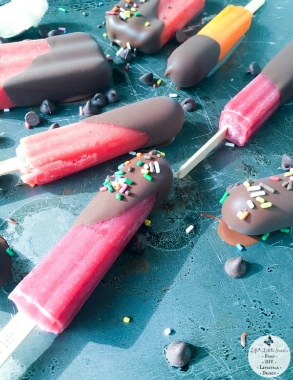 Homemade Chocolate Shell (2 ingredients + 5 mins! with Coconut Oil ...