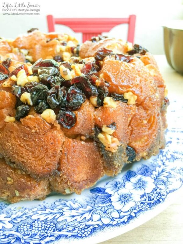 Walnut Cranberry Raisin Pull Apart Bread (White Chocolate) - Life's ...