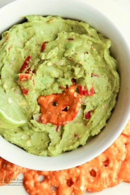 Easy Guacamole (Avocados, Red Onion, Tomatoes) - Life's Little Sweets