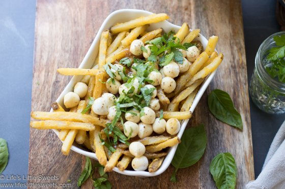 Easy Basil Mozzarella Poutine (Fries, Cheese, Gravy, Herbs) - Life's ...