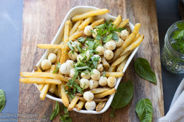 Easy Basil Mozzarella Poutine (Fries, Cheese, Gravy, Herbs) - Life's ...