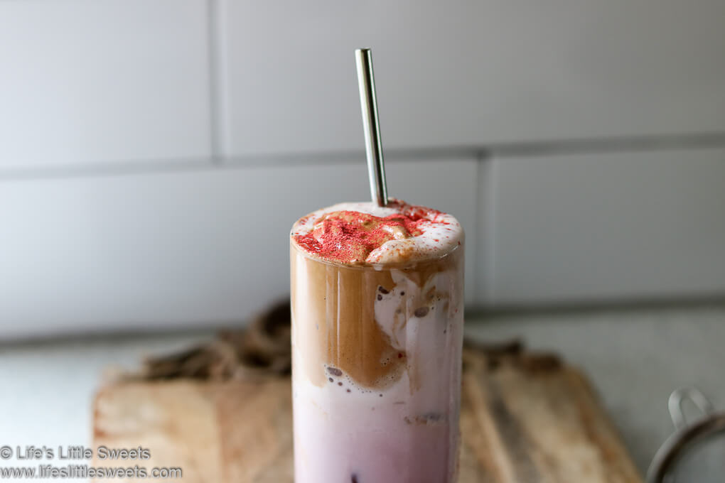 Strawberry Dalgona Whipped Coffee (Instant Coffee, Strawberry Powder ...