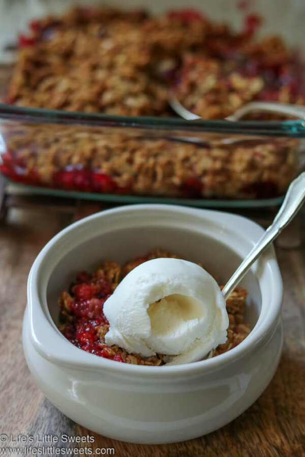Blackberry Wineberry Crisp (Recipe, Fruit, Berries) - Life's Little Sweets