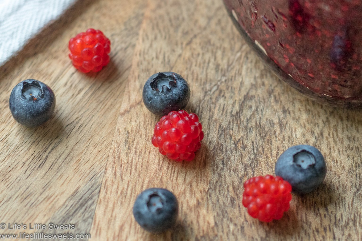 How to Make Basic Fruit Jam without Pectin (Wineberry Blueberry Jam ...